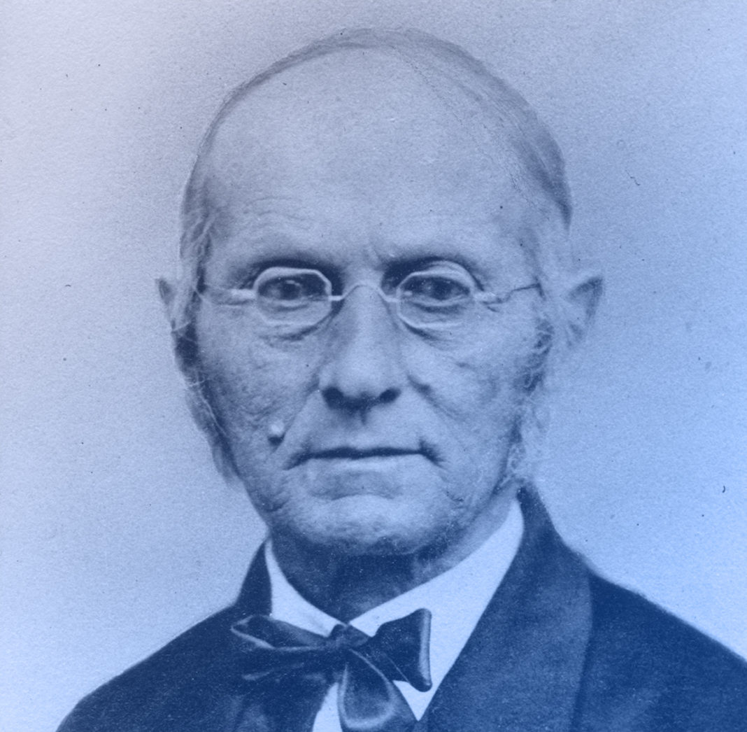 Preminuo Joseph Bates | Utješitelj