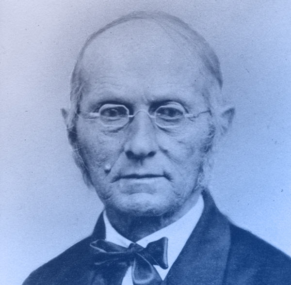 Preminuo Joseph Bates | Utješitelj